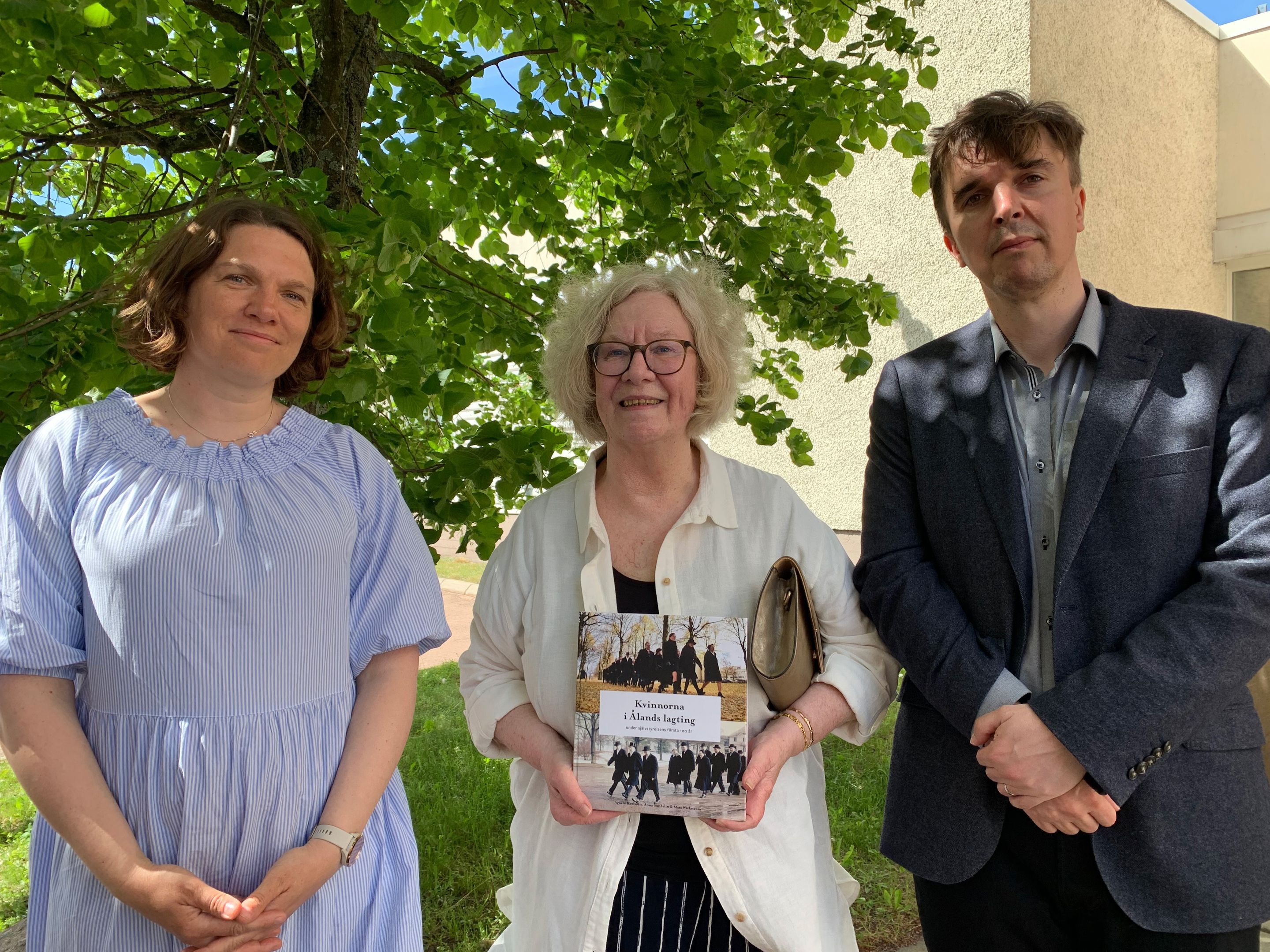 Ny bok om kvinnorna i Ålands lagting under 100 år - Ålands Radio & TV